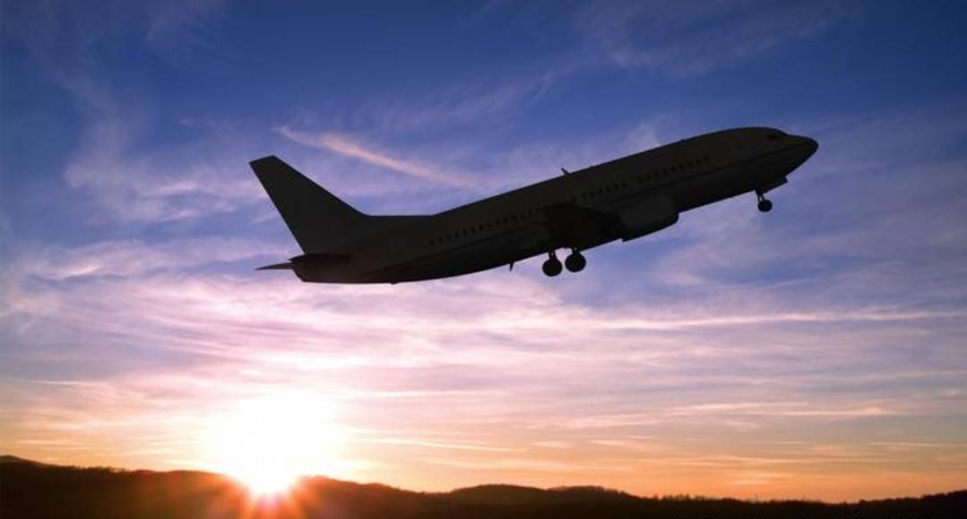 Incident on Virgin Australia Flight: Pilot Forces Passenger to Cover Up ...