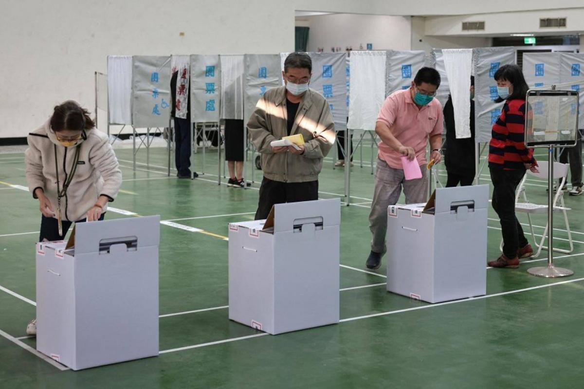 Voting Begins in Taiwan Election as China Watches | Waradana