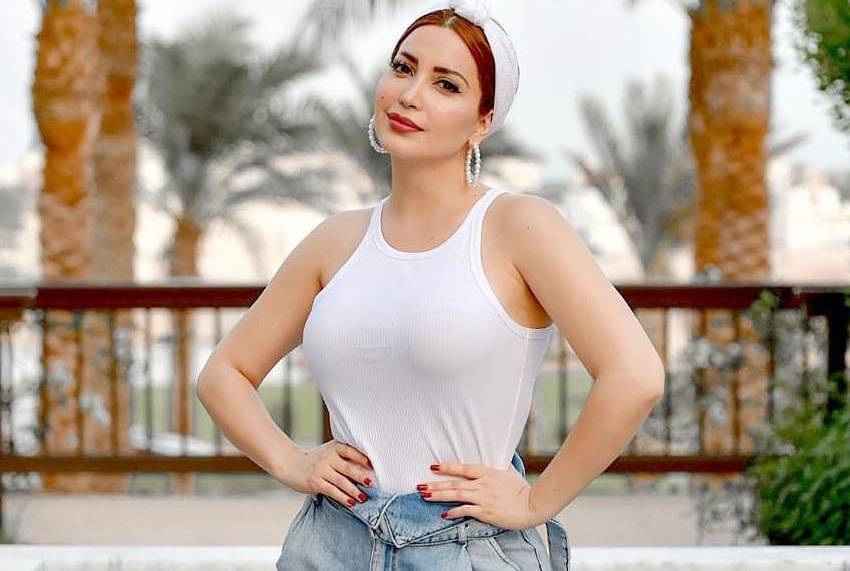 Nesreen Tafesh Appears from Bed Sending a Kiss... Fans Wonder Who It’s For | Waradana